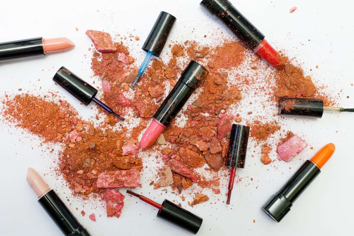 A Guide to the Different Types of Lipstick - Smile Widely