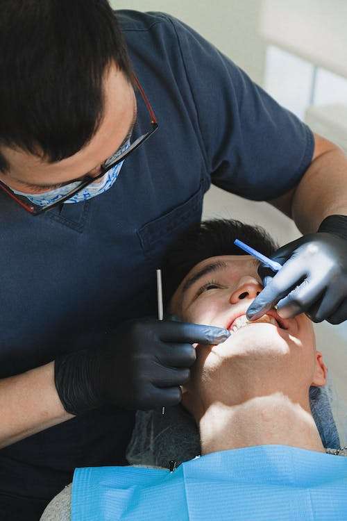 How To Remove Tartar And Dental Plaque From Teeth Naturally - Smile Widely